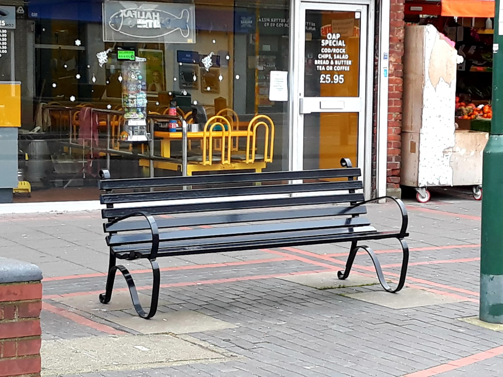 Benches, Plaques, War Memorials – Elstree and Borehamwood Town Council